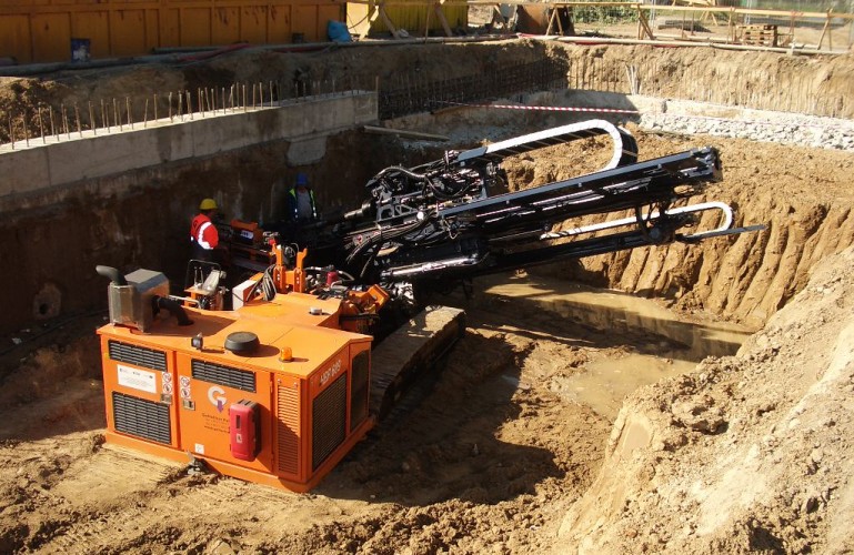 Hydraulic Crawler Drills - IDE Australia